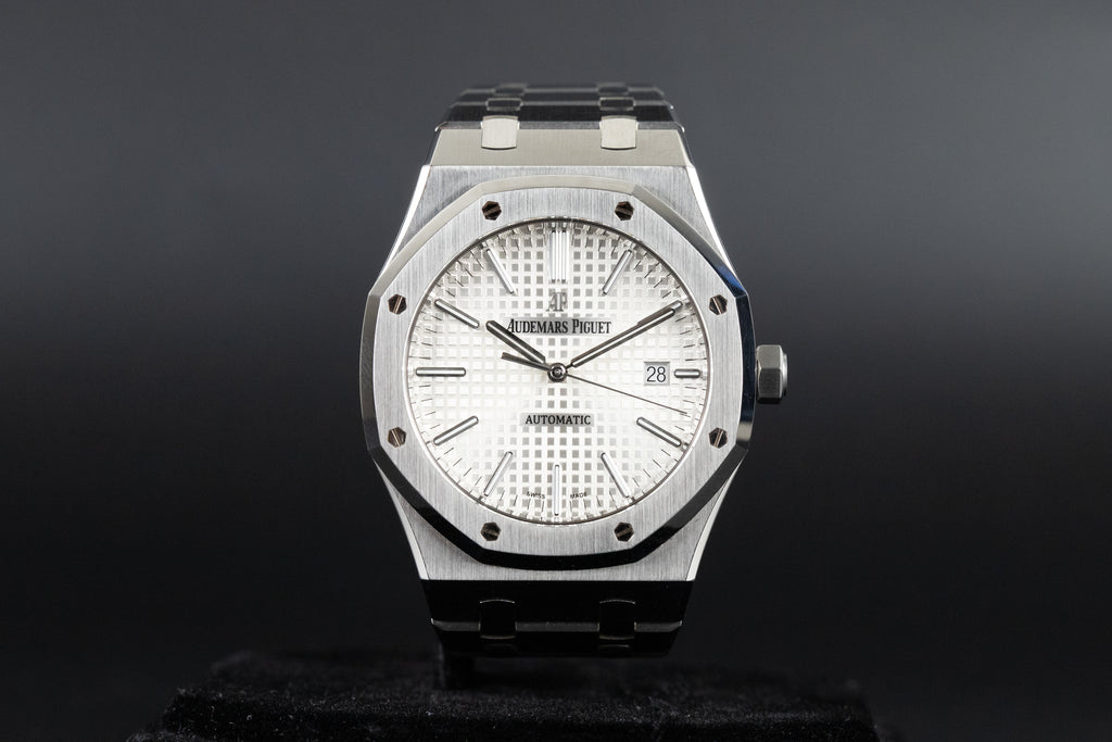 Audemars Piguet15400ST Royal Oak White Dial – Newport Watch Club