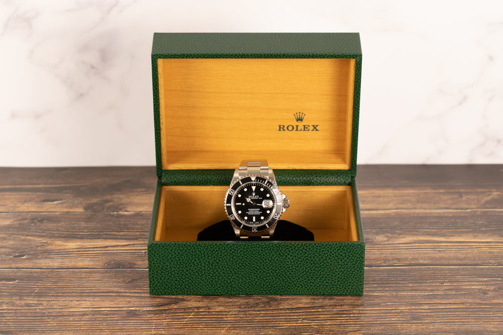 Rolex16610LN Submariner Date Black Dial – Newport Watch Club