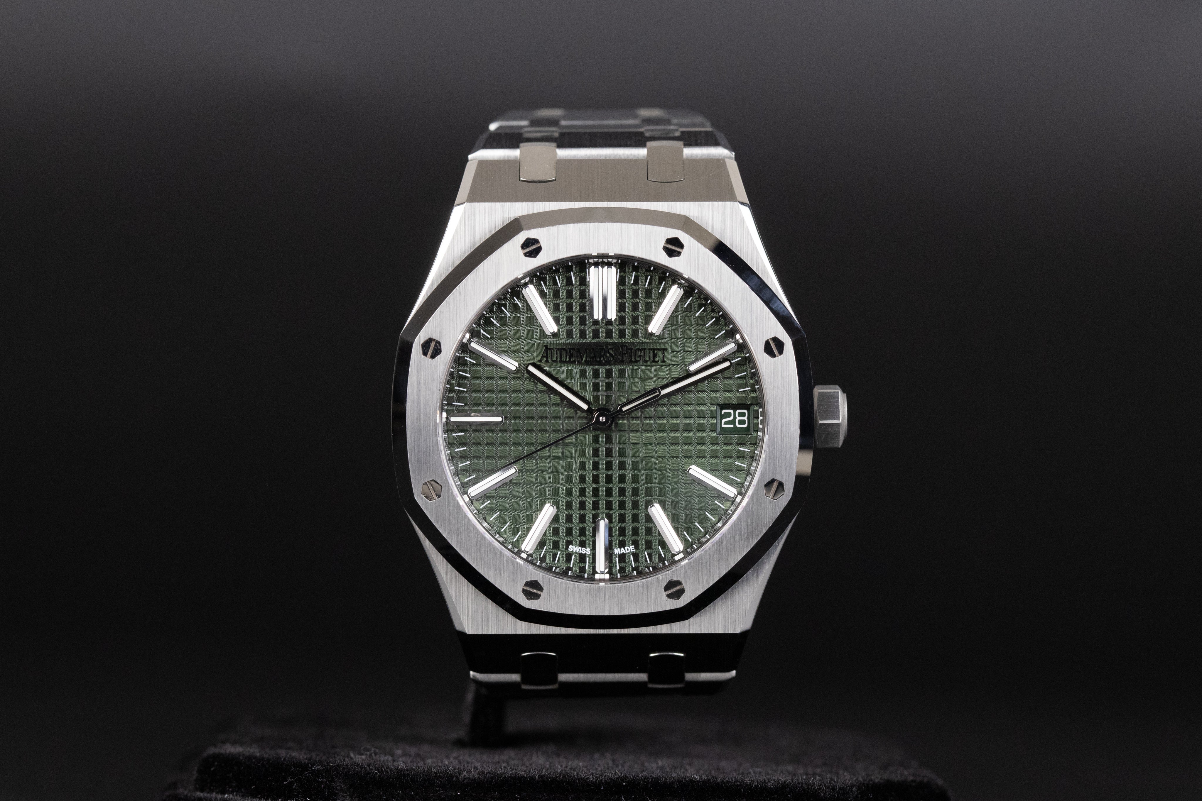 Audemars Piguet 15510ST Royal Oak Green Dial – Newport Watch Club